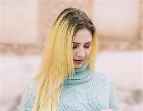 How To Grow Out Blonde Hair With Dark Roots Hairdo Hairstyle