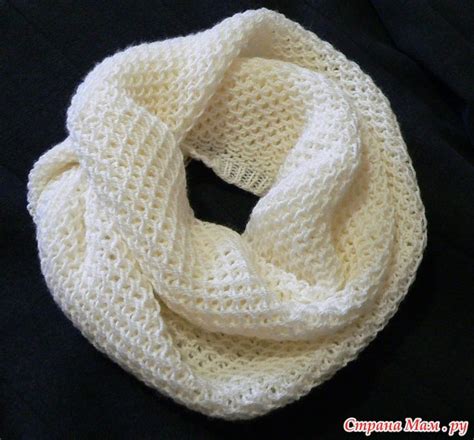 Белый шарф снуд труба Связанный крючком шарф Вязание Снуд