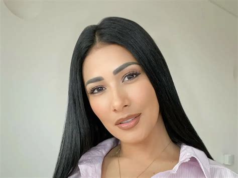 Simaria Surpreende Com Clique Raro Na Web Quem Era