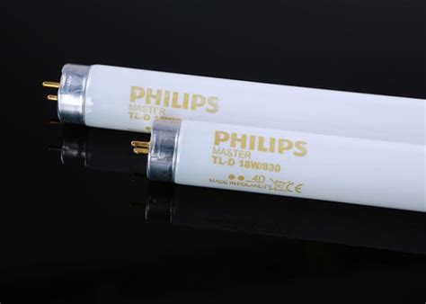 D65 D50 Tl83 Tl84 U30 U35 Fluorescent Tube Light 60cm Length With Different Color Temperature