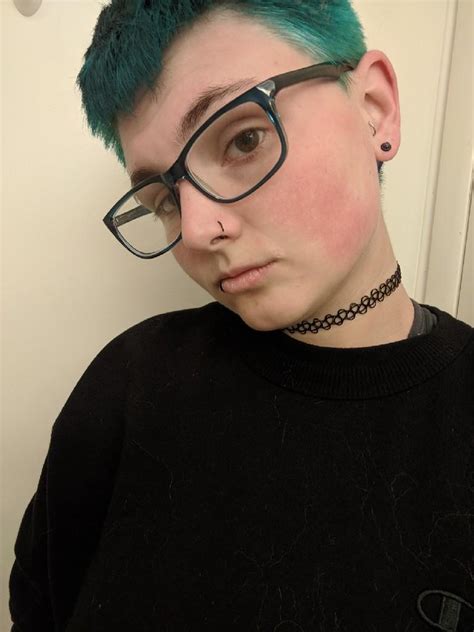 Ya Boi Got Glasses R Nonbinary