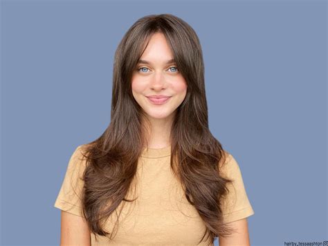 Hairstyles For Large Foreheads Flattering Cuts And Styles To Balance