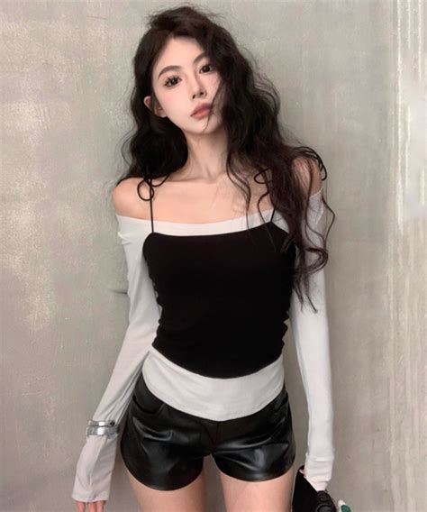 무료배송 딥 라운드넥 긴팔 슬림핏 티셔츠 그레이 핑크
