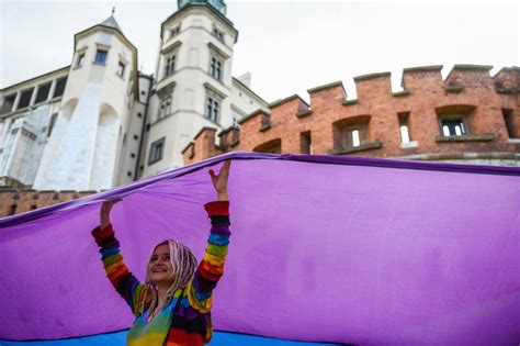 37 Beautiful Photos Of Lgbtq Pride Celebrations Around The World