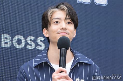 画像8 55 伊藤健太郎、肉体美際立つトレーニング中ショット公開「完璧なシックスパック」「バッキバキ」反響続々 モデルプレス