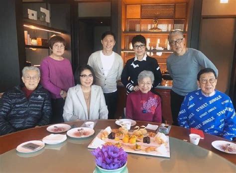 一眾tvb老戲骨罕同框：2人喪妻，2人離婚，87歲羅蘭一生未婚未育 每日頭條