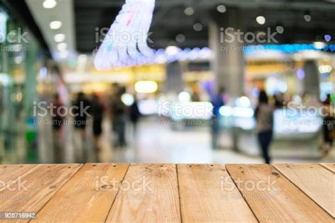갈색 쇼핑 Maill 배경 흐리게 프레 젠 테이 션의 빈 나무 테이블 공란에 대한 스톡 사진 및 기타 이미지 공란 디자인 모던 양식 Istock