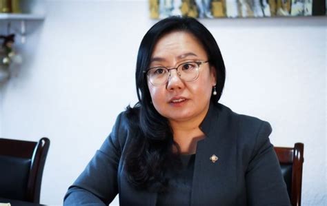 ХЭҮК Ноорог Креатив студио ХХК ийн найман ажилтны үзэл бодлоо чөлөөтэй илэрхийлэх эрхийг зөрчсөн