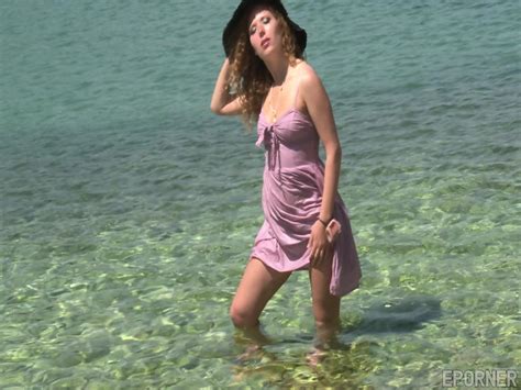 Curly Chick In Water Eporner
