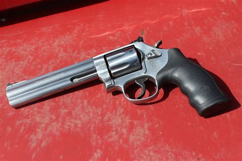 Shoot Out Colt Python Vs Smith And Wesson 686