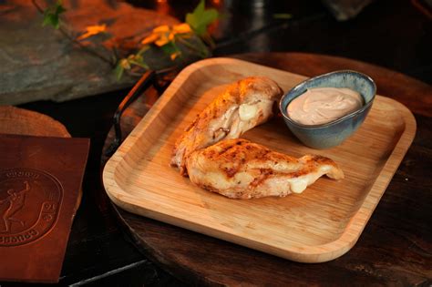 ალხანაიძე ჩვენთან შენს გურმანულ სურვილებს ისე გემრიელად დაიკმაყოფილებ რომ სხვაგან წასვლა