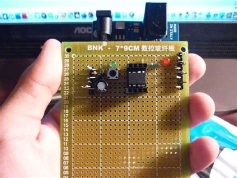 cómo hacer y usar el arduino como un isp para un attiny 45 85
