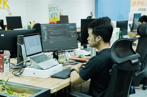 A Comprehensive Comparison Mobile App Development Vs Web App Development By Maria Santos