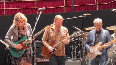 Watch Susan Tedeschi Derek Trucks And Eric Clapton