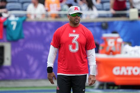 Deonte Banks Welcomes Russell Wilson To New York Giants With Number