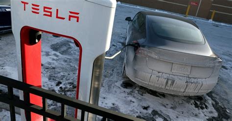 전기차 산 거 후회해”이번엔 짧은 타이어 수명 논란