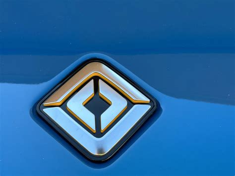 Emblem Blackout Rivian Forums R1t R1s R2 R3 News Specs Models