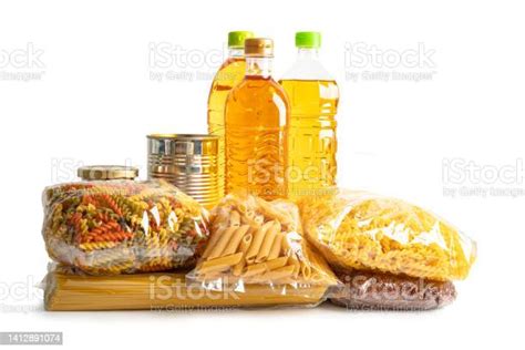 기부 보관 및 배달을위한 식품 골판지 상자에 다양한 음식 파스타 식도유 및 통조림 식품 0명에 대한 스톡 사진 및 기타 이미지