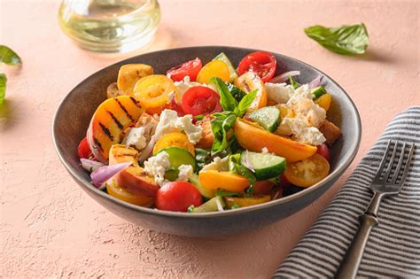 토마토와 빵 이탈리아 요리를 곁들인 토스카나 판자넬라 판자넬라 샐러드에 대한 스톡 사진 및 기타 이미지 판자넬라 샐러드 복숭아류 토마토 채소 Istock