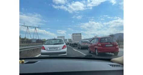 Голямо задръстване на изхода на София към АМ „Тракия“