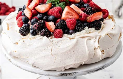 Air Fryer Vanilla Berry Pavlova Easyketo4u Pavlova Recipe Pavlova