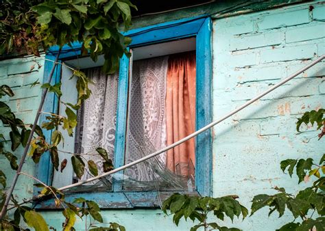 Деокупований Святогірськ на Донеччині майже зруйнований — репортаж Заборони Заборона