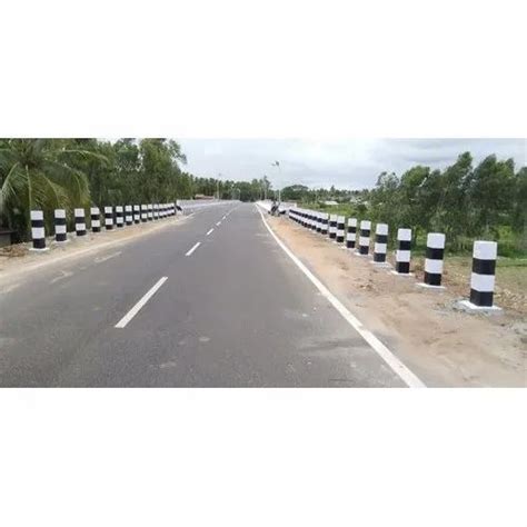 Outdoor Black White Guard Kilometer Stone For Pavement 12 At ₹ 700 Piece In Bengaluru