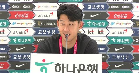 배트맨 된 손흥민 마스크 생각보다 가벼워서 놀랐다