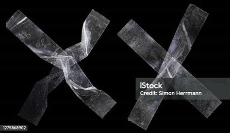 문자 X를 형성하거나 검은 색 배경에 서로 겹치는 투명한 끈적 끈적한 테이프 세트 반창고에 대한 스톡 사진 및 기타 이미지 반창고 접착 테이프 투명한 Istock