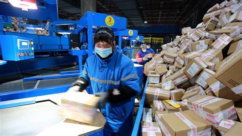 国家邮政局：仅用39天，今年快递业务量突破100亿件10公司澎湃新闻 The Paper