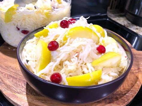 Квашеная капуста с яблоками и клюквой от Милена Кулинарные Pецепты