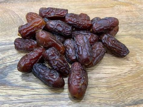Brown Sweet Piarom Dates At ₹ 165kg In Navi Mumbai Id 2849524623455