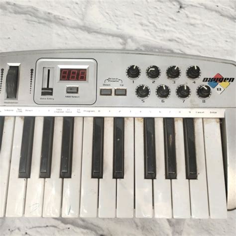 M Audio Oxygen 8 Midi Controller Evolution Music
