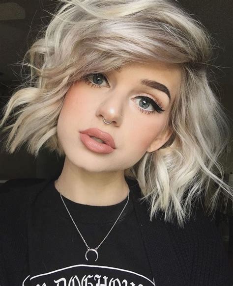 10 Cute Short Haircuts With Subtle Balayage Short Haircut Trends 2020