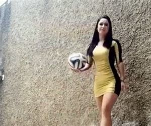 Mamacita En Tacones Con Vestido Apretado Y Corto Domina Mejor El