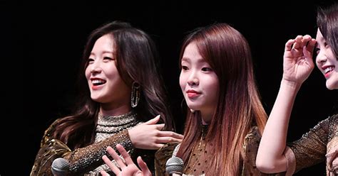 오마이걸 아린 승희 관객들 바라보며 미소 [포토엔hd]