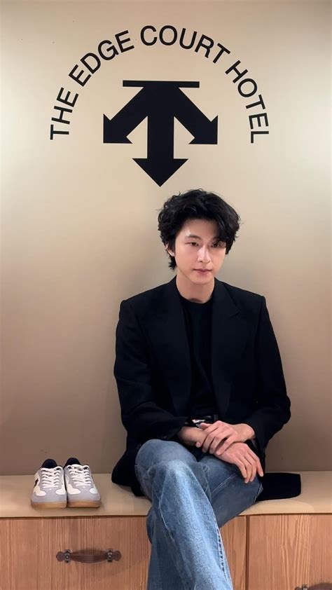 Gq Korea 협찬 성수동에 데상트의 봄바람이 불었습니다 이토록 클래식이 끌리는 이유는 변하지 않는 가치에 있을 겁니다 데상트의 앰버서더 배우 홍경도 ‘클래식을