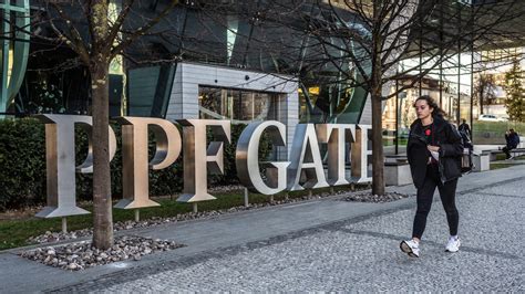 Skupina Ppf Nakoupila V Maďarsku Investovala V Telekomunikacích Hospodářské Noviny Hncz