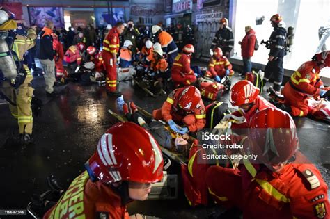 Nato 역사상 가장 복잡한 의료 운동 중 응급 구조 팀 활발한 전사 19 사고와 재해에 대한 스톡 사진 및 기타 이미지 사고와 재해 팀워크 스포츠 훈련 Istock