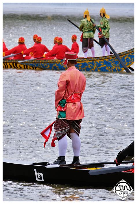ไ ท ว า ด พระราชพิธีทรงบำเพ็ญพระราชกุศลถวายผ้าพระกฐิน ณ