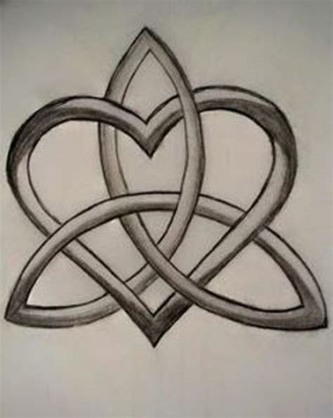 10 Irish Love Knot Tattoo Designs