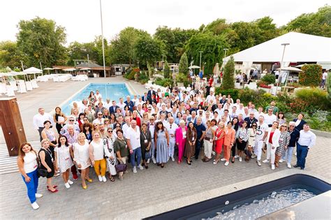 образователни програми за зъболекари За 2 ра година съм участник в Международния конгрес по