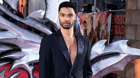 Regé Jean Page Shirtless At ‘dungeons And Dragons Premiere Photos Hollywood Life