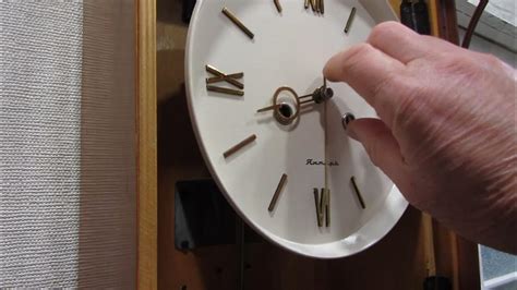 Часы настенные Янтарь с боем Youtube