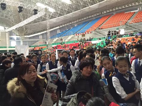 2016“东方丽人”专业推介会现场··艺考生踊跃报考我院！ 通知公告 山东艺术设计职业学院航空学院