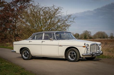 Lot 4 1972 Rover P5 B Coupe