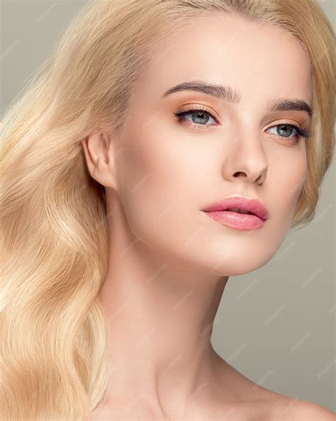 Premium Photo Blonde Hair Woman Beautiful Curly Hairstyle Wavy Long