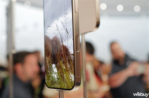 Th C T Iphone Pro V Pro Max M I M U V Ng Sa M C Vi N M N H N