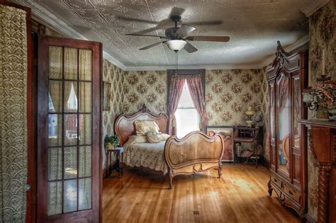 Inside Lizzie Bordens Maplecroft Home Bored Panda