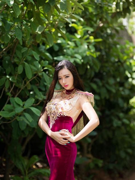 还记得《一路向西》里的小思吗？